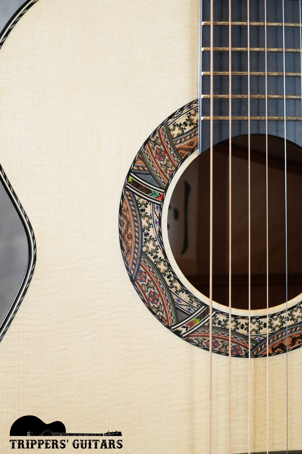 Sibo Liu Guitar ‘Perfecto’ Modified OM Cutaway (2024) - Trippers' Guitars